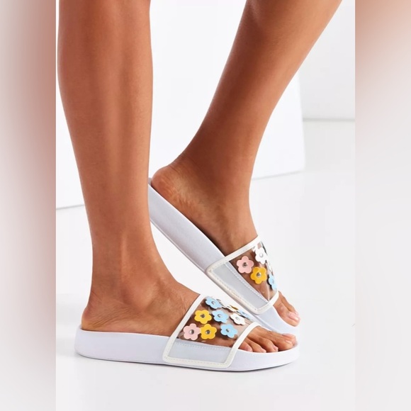 Urban Outfitters | Shoes | Urban Outfitters Daisy Pool Slide Sz8 | Poshmark